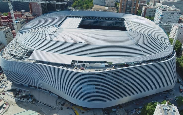 Real Madrid, svelato il nuovo stadio Bernabeu dopo i lavori. Video ...