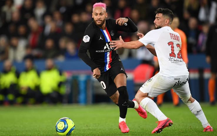 Neymar, nuovo look che porta bene al PSG: ha i capelli rosa. FOTO | Sky ...