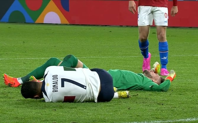 Nations League, Cristiano Ronaldo subisce un duro colpo al naso ma ...