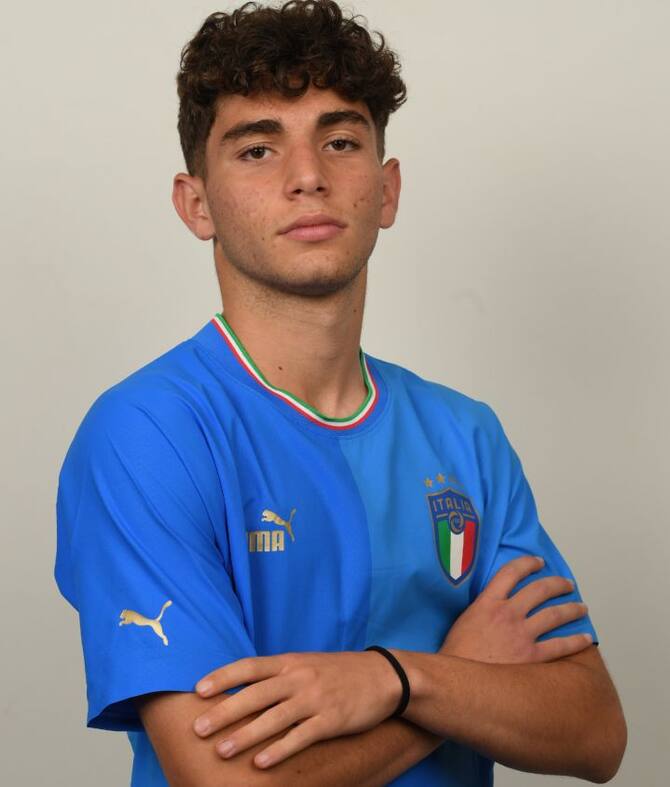 Italia, chi è Simone Pafundi: il classe 2006 convocato da Mancini | Sky ...