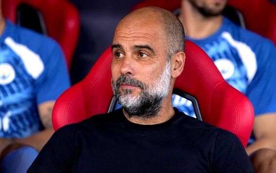Guardiola, l'allenatore del Manchester City operato alla schiena. Le ...