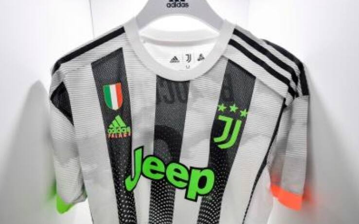 Juventus Tornano Le Strisce Ma La Maglia è Rivoluzionaria Foto Sky