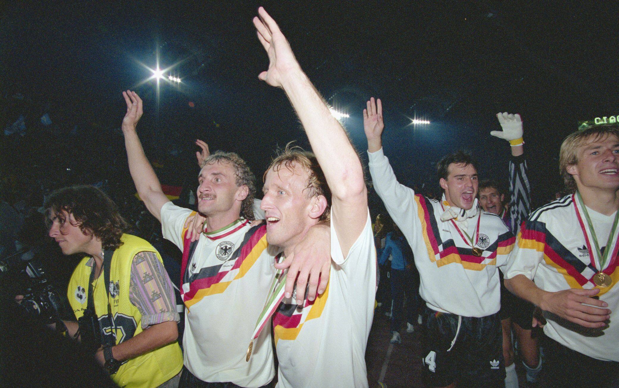 Rudi Völler, il 'tedesco volante' della Roma compie 60 anni: la sua ...