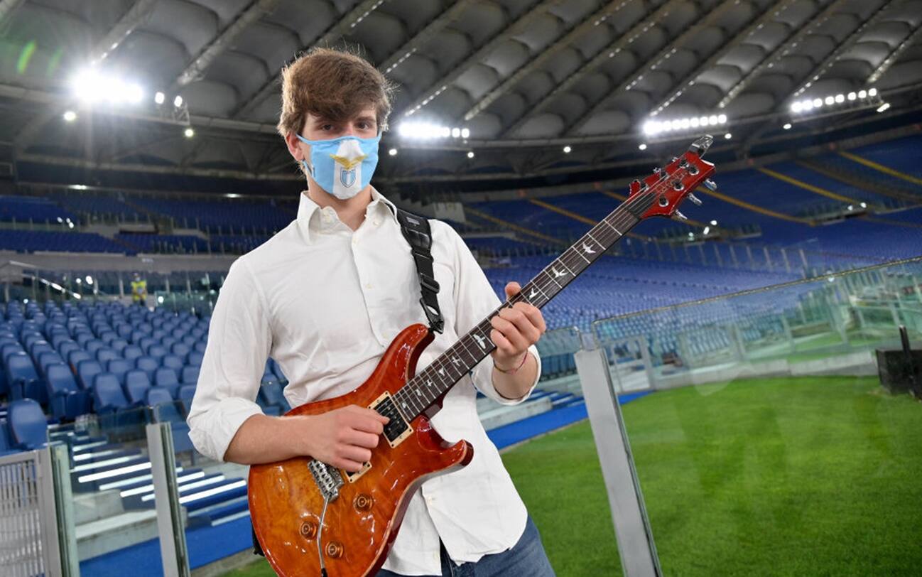 Lazio-Fiorentina, omaggio a Zanardi: 'Forza Alex'. Tra le sagome dei ...