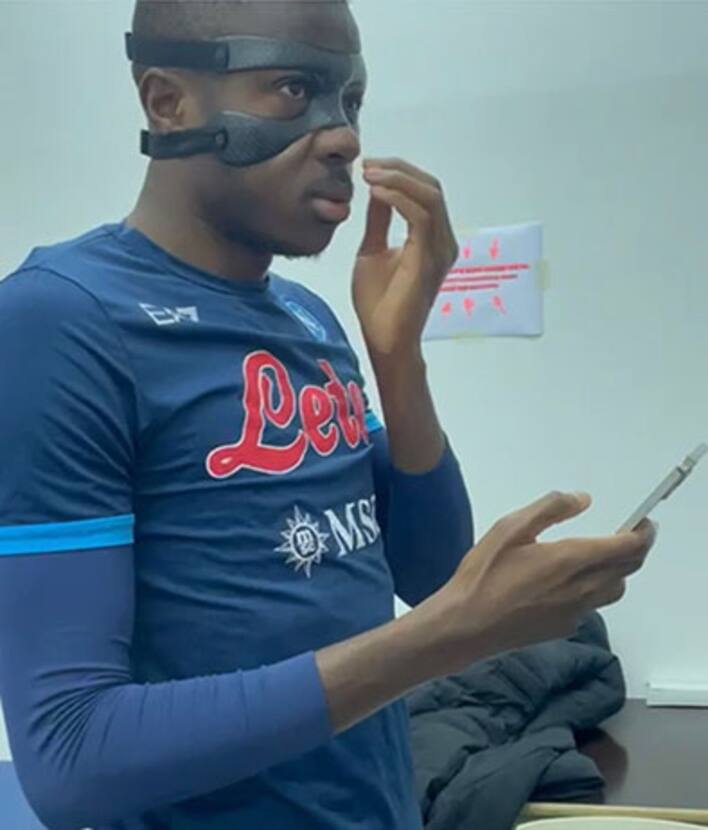 Napoli, Osimhen si allena con la nuova maschera. Foto e Video | Sky Sport