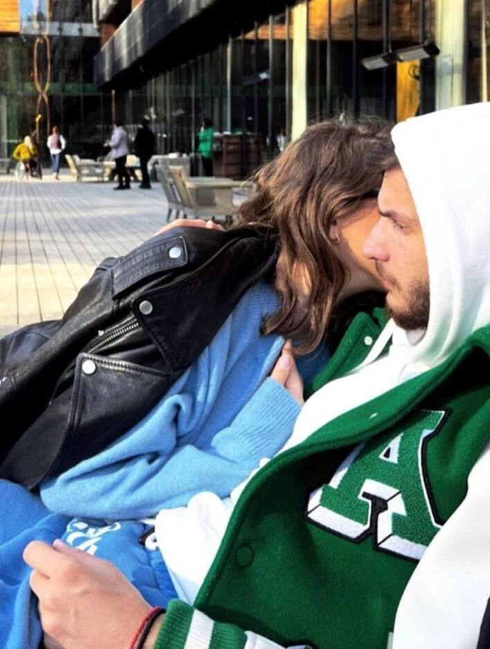 Kvaratskhelia (Napoli) e la fidanzata Nitsa Tavadze benedetti dal ...