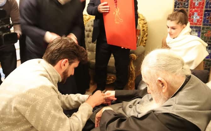 Kvaratskhelia (Napoli) e la fidanzata Nitsa Tavadze benedetti dal ...