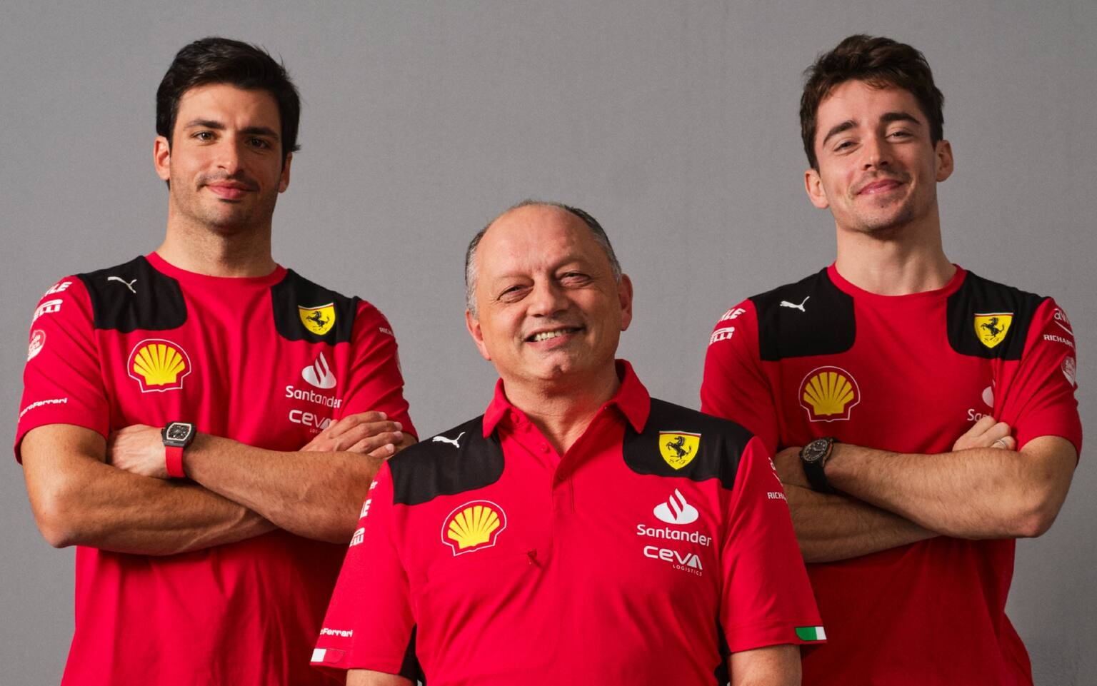 F1 2023, il nuovo look della Ferrari: le divise con Leclerc, Sainz e ...