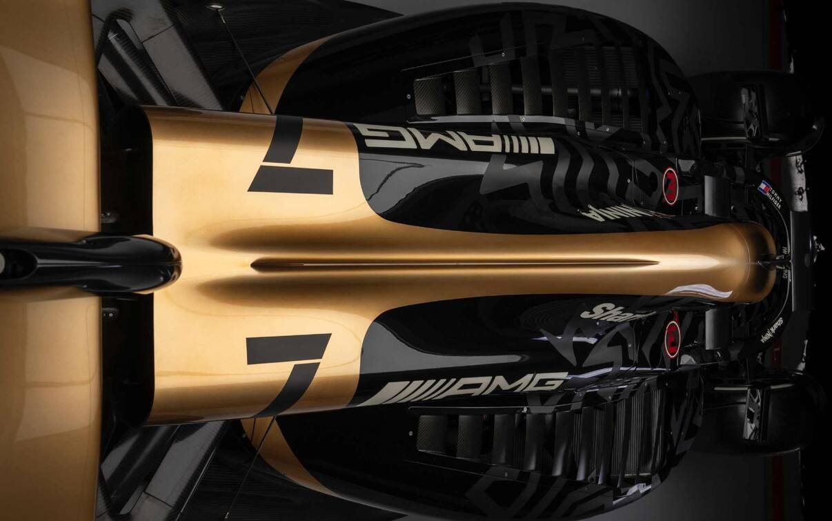 F1 a Silverstone, Brad Pitt in pista per le riprese del suo film. FOTO ...