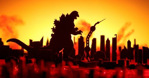 F1, a Suzuka c'è Godzilla sugli spalti del GP Giappone. Video | Sky Sport