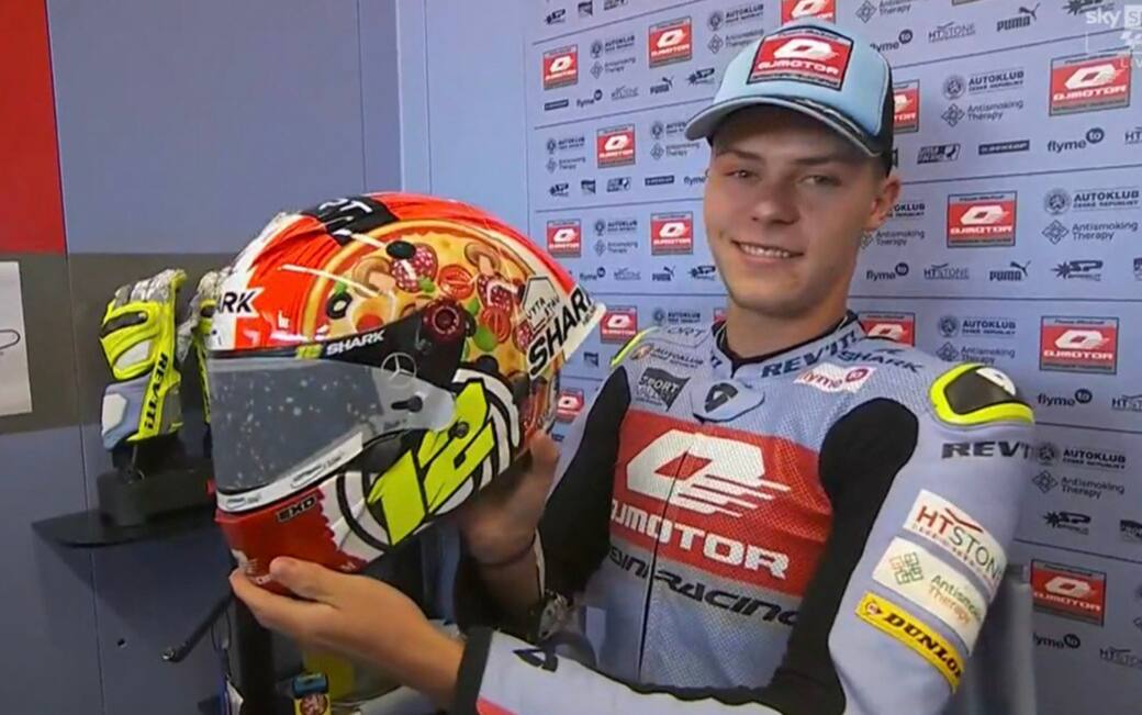 Moto2, il casco di Filip Salac al Mugello: è una pizza! FOTO | Sky Sport