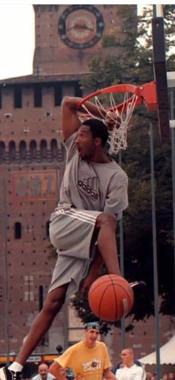 Kobe Bryant in Italia da bambino: tutte le sue foto | Sky Sport