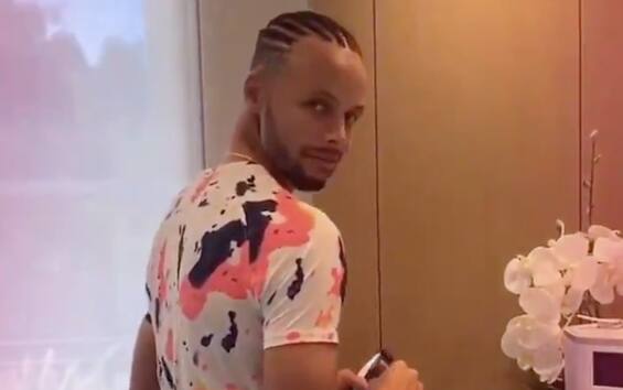NBA, Steph Curry e la nuova pettinatura: ora ha i cornrows! VIDEO | Sky ...