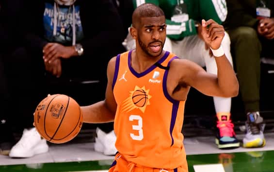 NBA, le palle perse stanno diventando un problema serio per Chris Paul ...