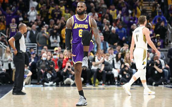 NBA, LeBron James zittisce Indiana e rispolvera la sua esultanza ...