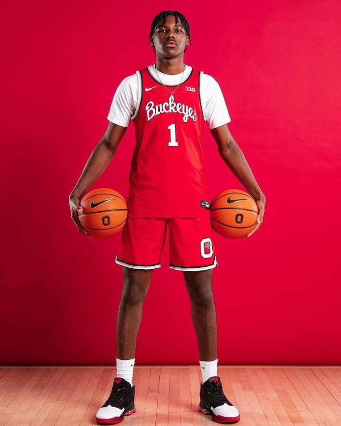 NBA, Bryce Jemas, il secondogenito di LeBron James, in posa con la ...