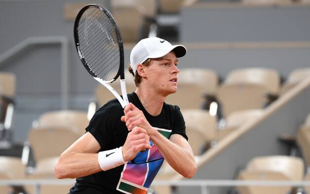 Wimbledon 2023, lo smash di Sinner contro Cerundolo come quello di ...