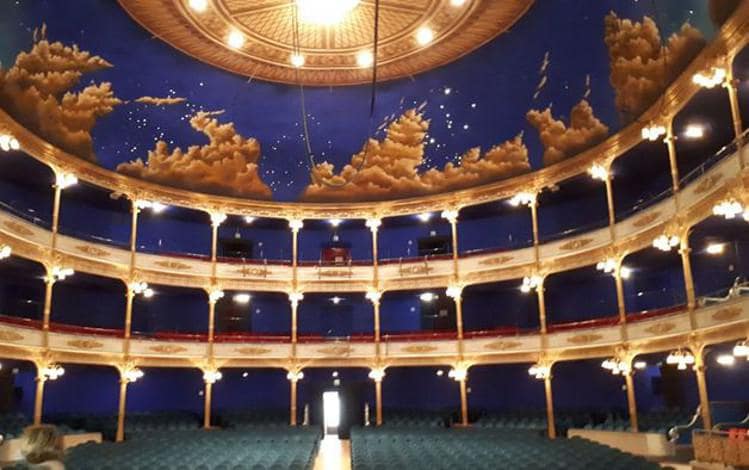 Teatro: Rossetti Trieste riapre a ottobre, platea dimezzata | Sky TG24
