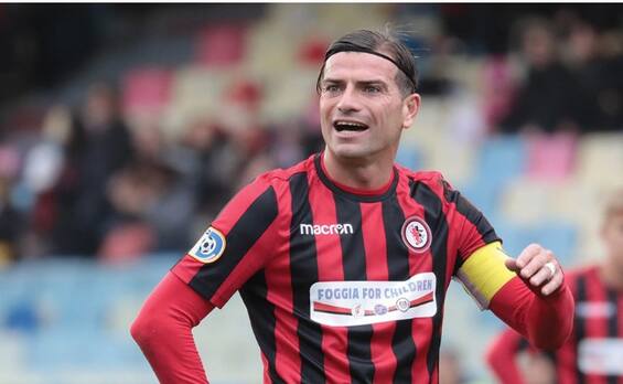 Foggia, incendiata la porta di casa del giocatore Gentile