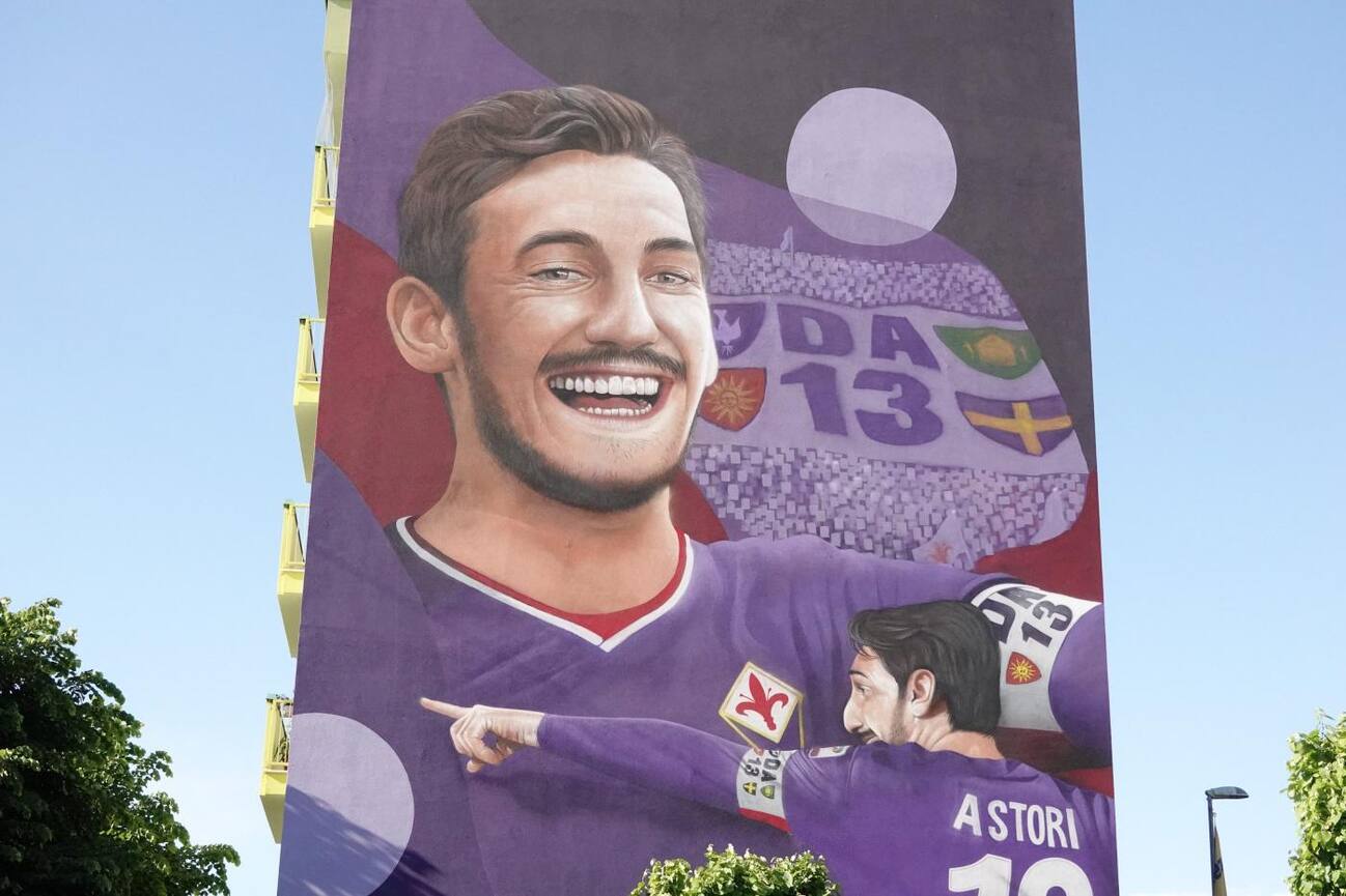 Davide Astori, murales di 240 mq in suo ricordo a Firenze | Sky TG24