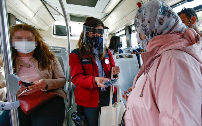 Covid e trasporto pubblico, torna il controllore sugli autobus | Sky TG24