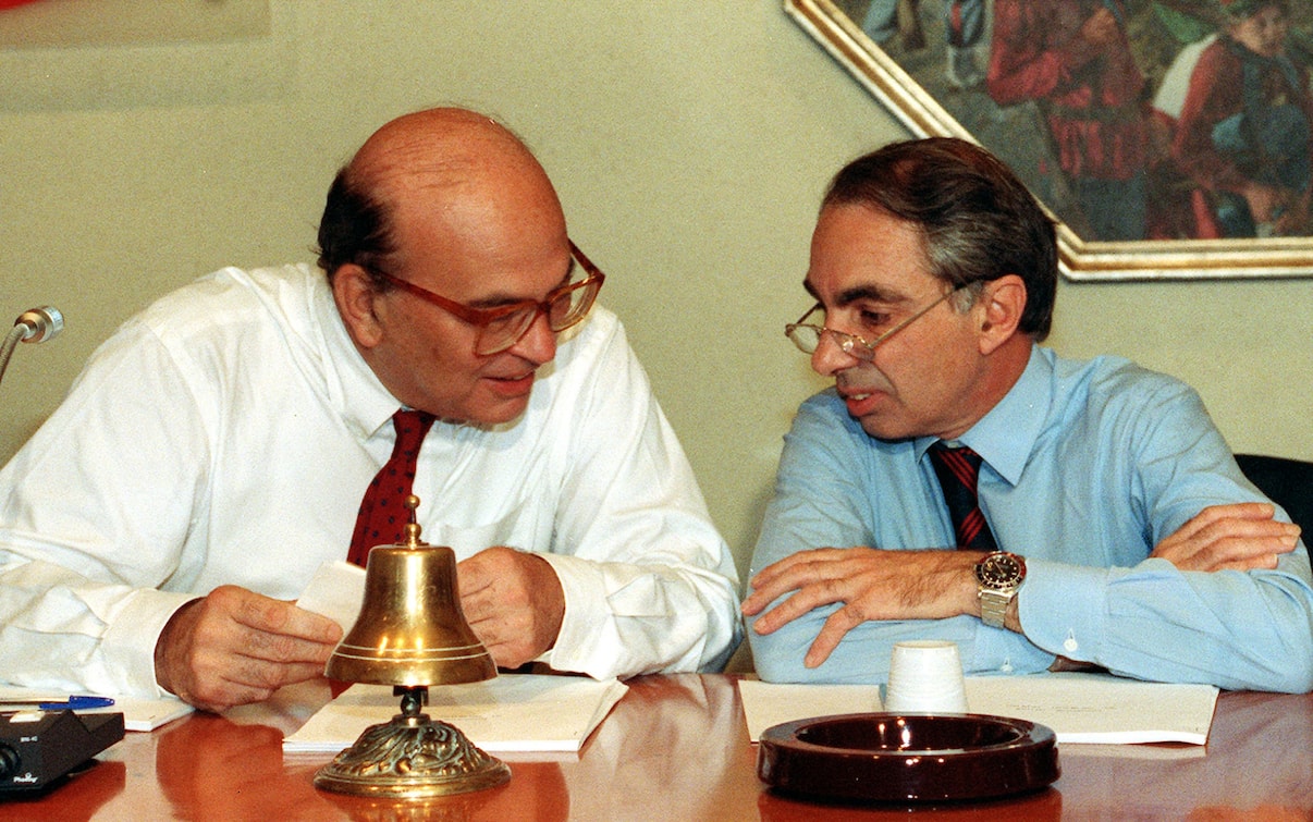 Tangentopoli, 30 anni fa l'inchiesta Mani Pulite: storia e tappe | Sky TG24