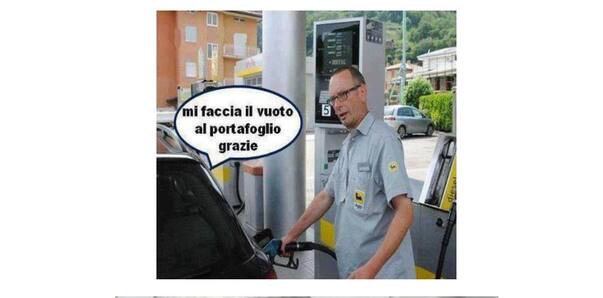 Caro benzina, i meme più divertenti sui social | Sky TG24