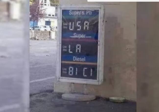 Caro benzina, i meme più divertenti sui social | Sky TG24