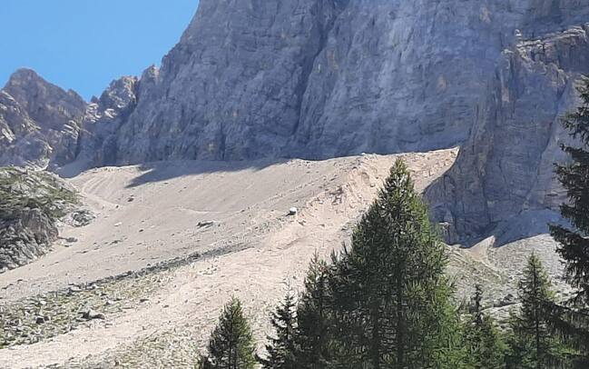Incidente in montagna, due scalatori morti sul Gran Sasso: corpi ...