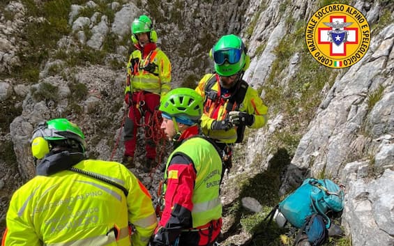 Incidente in montagna, due scalatori morti sul Gran Sasso: corpi ...