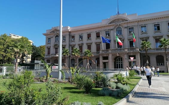 Genova, omicidio dopo una lite: uomo trafitto e ucciso da una freccia ...