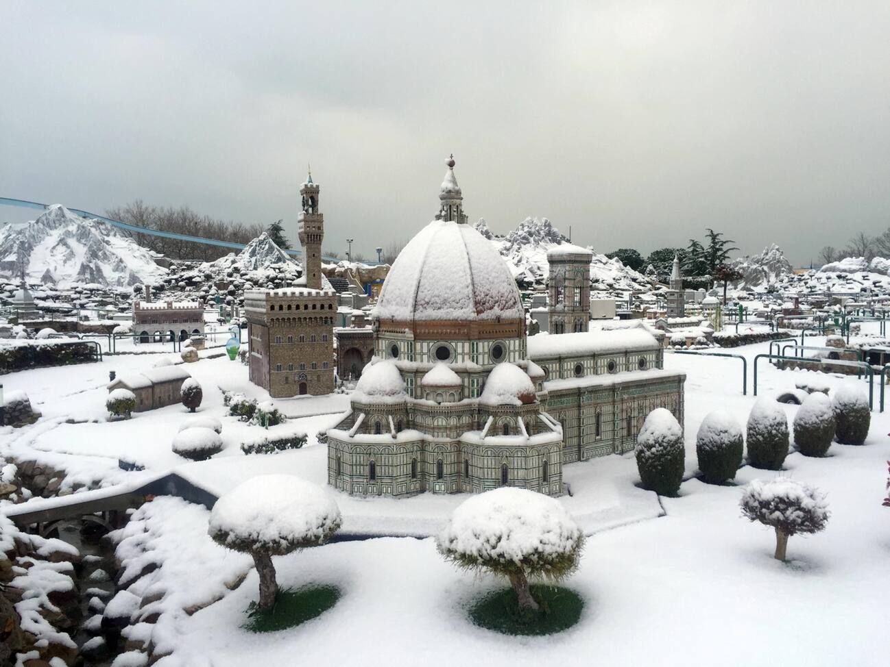 Neve a Rimini, i fiocchi trasformano Italia in Miniatura in un ...