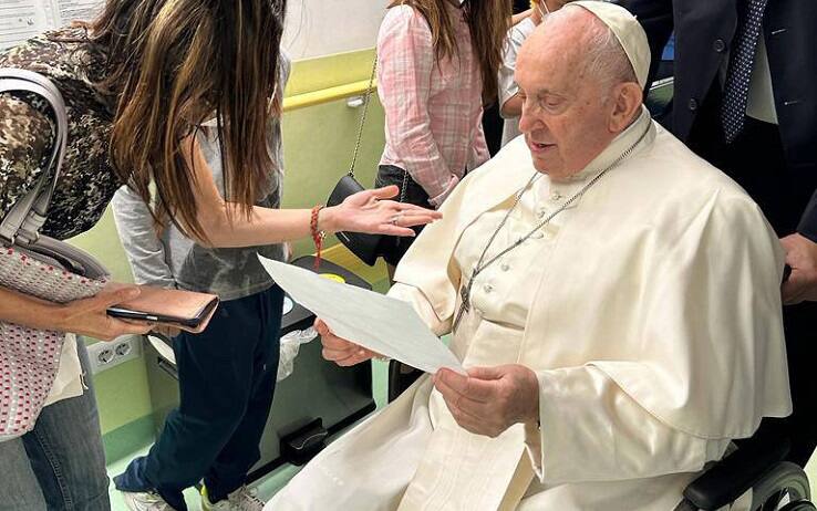 Papa Francesco domani sarà dimesso dal Policlinico Gemelli | Sky TG24