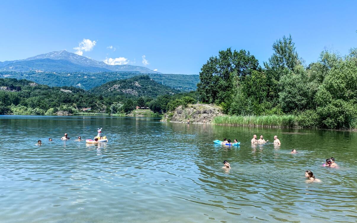 Lago d’Iseo, cade dalla barca e non riemerge: turista tedesca di 20 ...