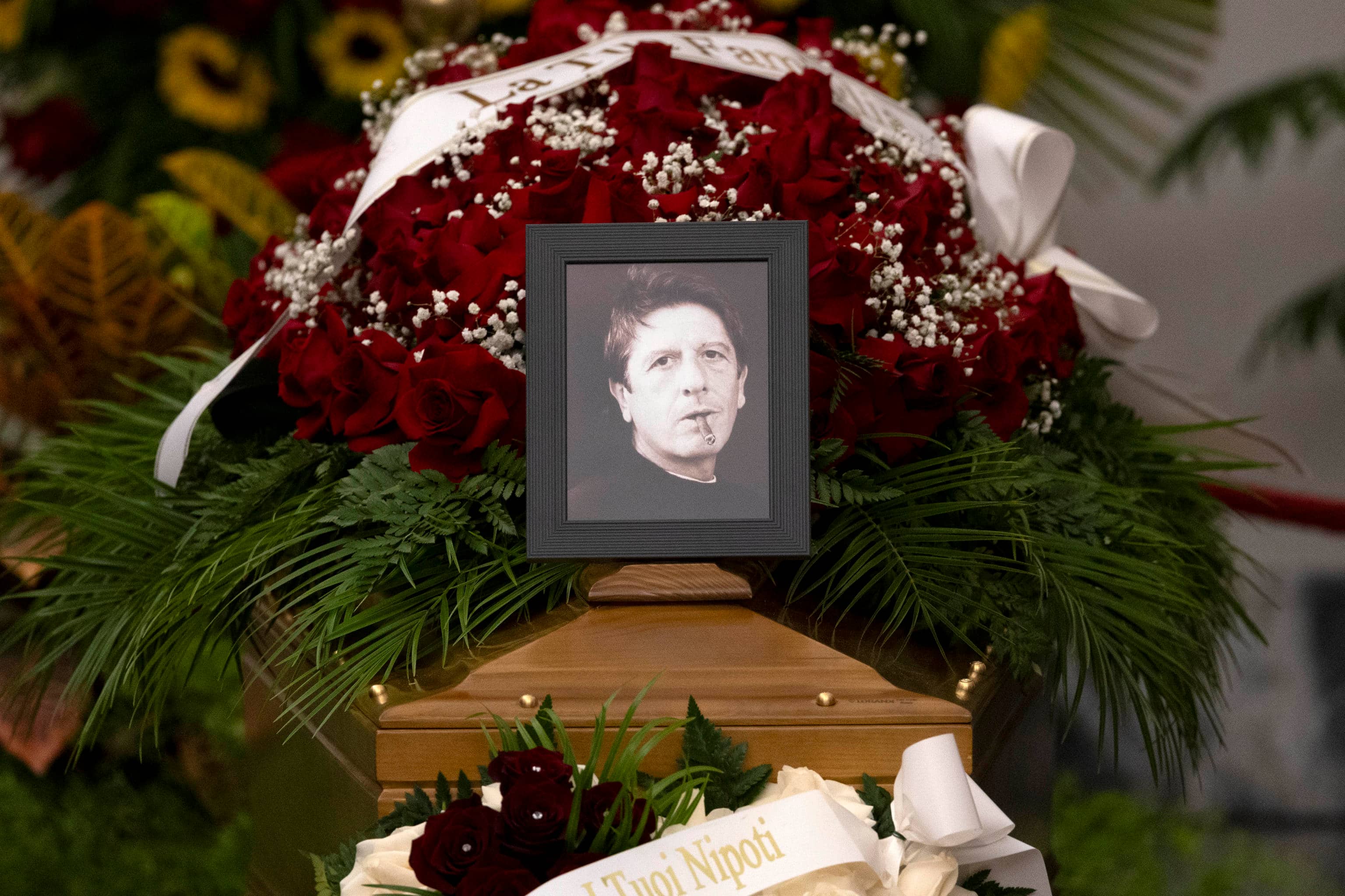 Andrea Purgatori, chiusa la camera ardente e venerdì i funerali. Cosa ...