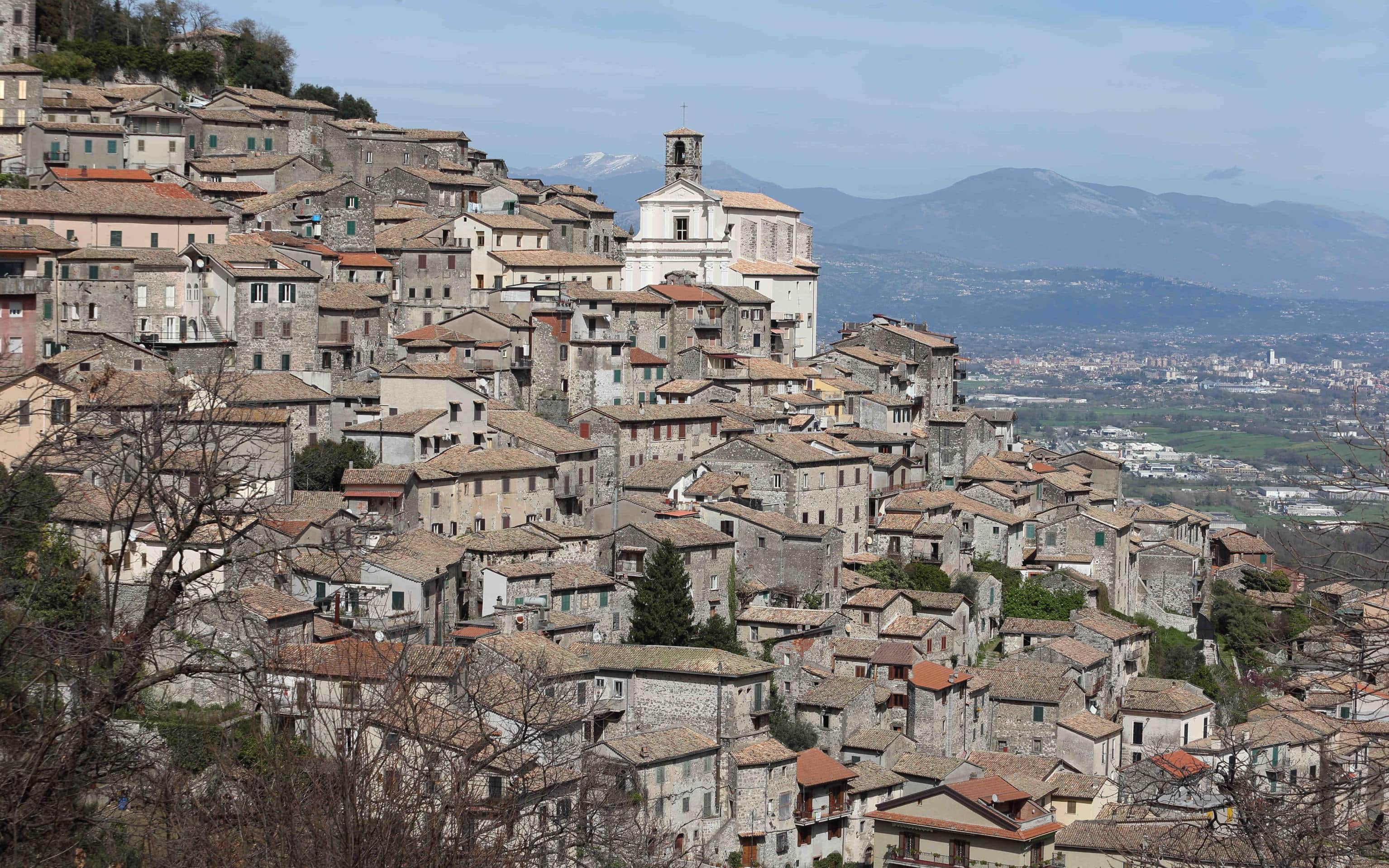 Patrica, case a 1 euro ma nessuno le compra: ecco perché | Sky TG24