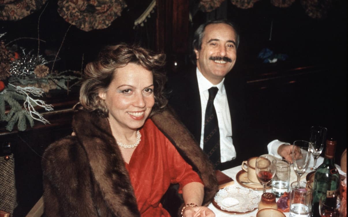 Giovanni Falcone: storia del giudice anti mafia, dal processo a Cosa ...