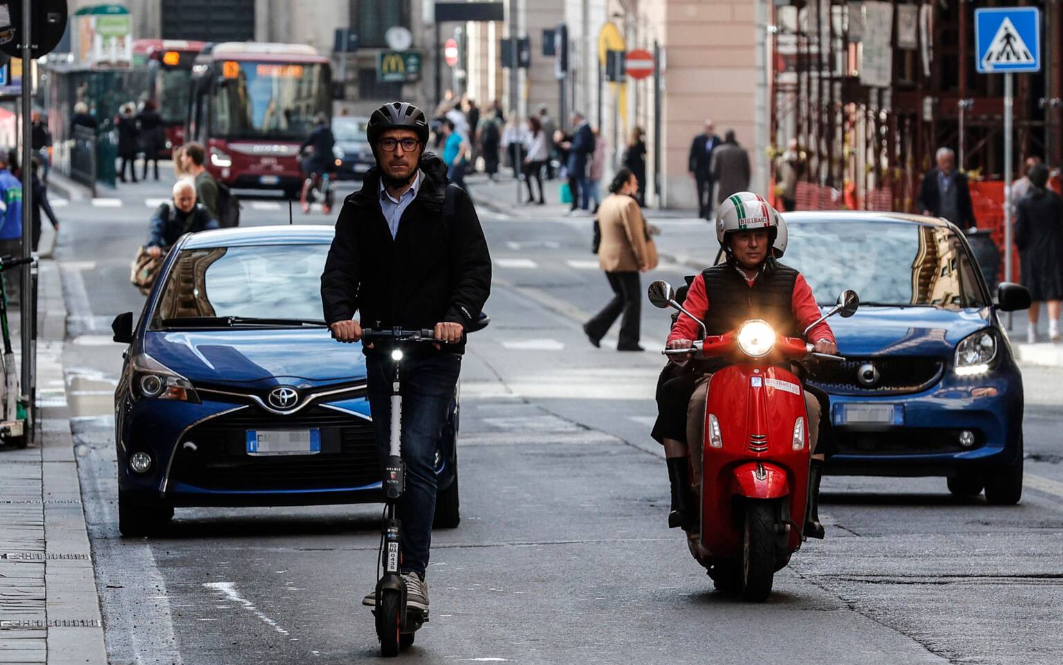 Beniamino Lo Presti in Posche a 150 km/h dopo una campagna di sicurezza ...