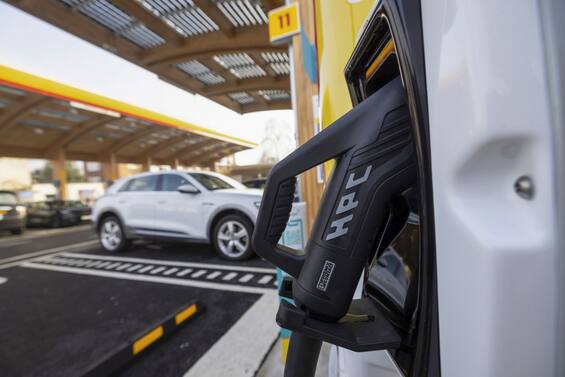 Shell torna in Italia, la compagnia ha firmato un piano da 500 ...