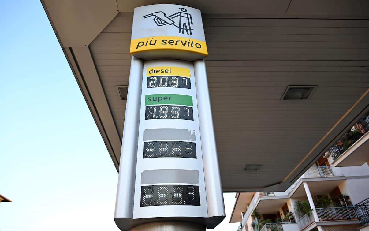 Benzina, da agosto le nuove regole sui cartelli dei prezzi per i ...