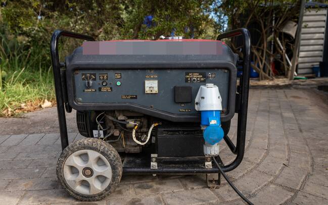 Caro bollette, cos'è un generatore di corrente elettrica e perché non è ...