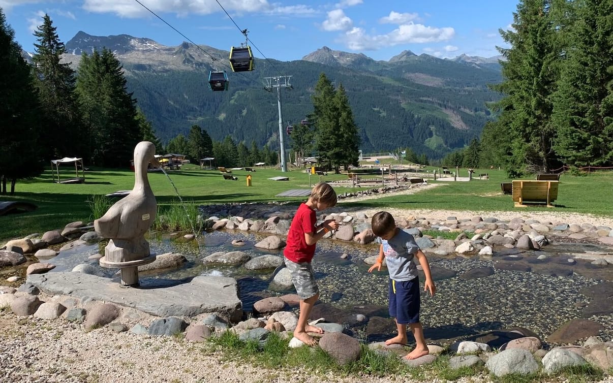 Viaggio in Europa, i parchi giochi per bambini più originali e ...