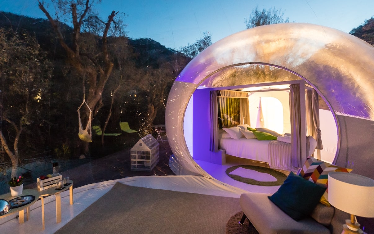 Glamping in Italia: bubble room per dormire in una bolla, sotto le stelle. | Sky TG24