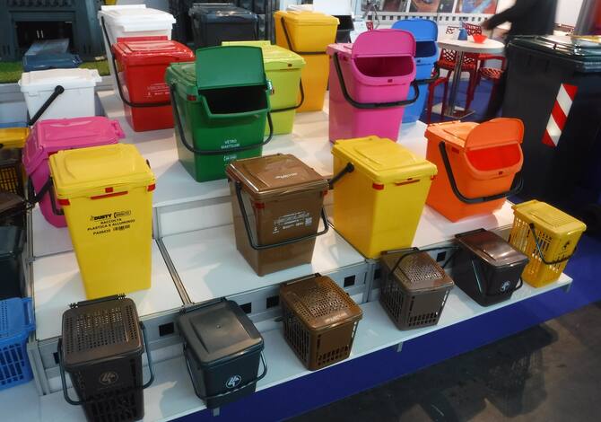 Raccolta differenziata, la guida ai simboli del riciclo sulle ...