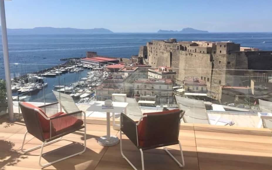 Aperitivo con vista, rooftop bar esclusivi a Napoli da provare nell ...