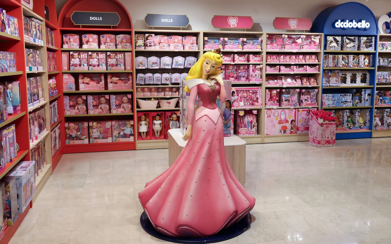 Hamleys a Milano, ha aperto il negozio di giocattoli più bello del ...