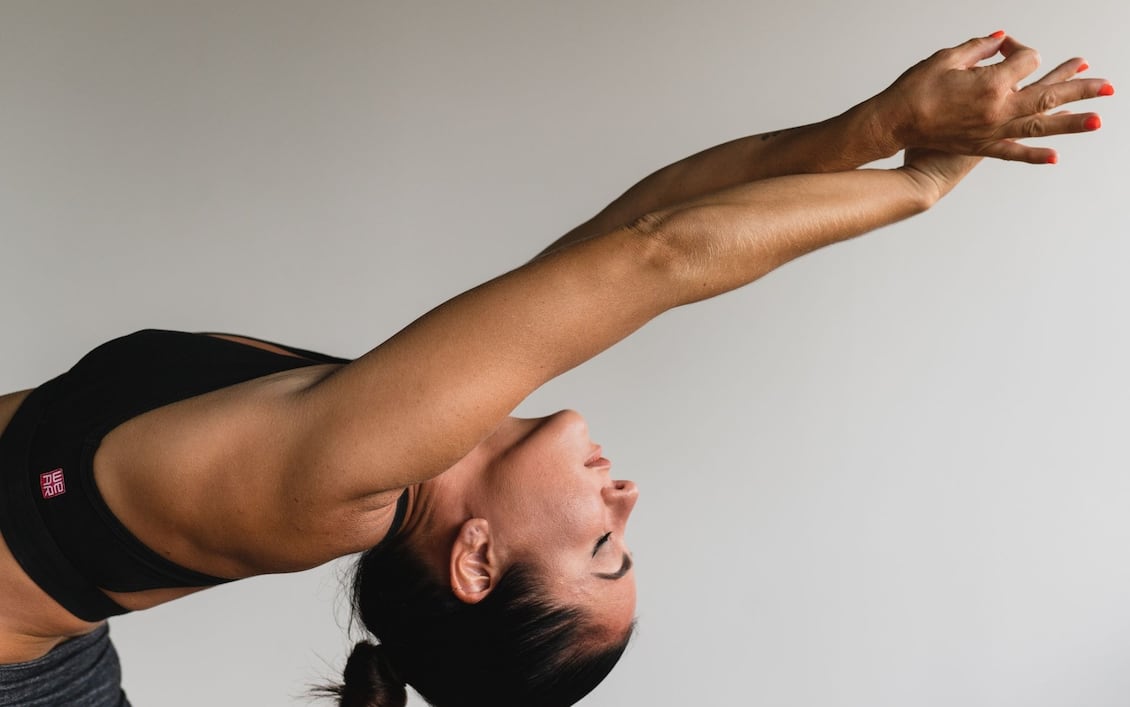 5 esercizi di stretching per collo e spalle