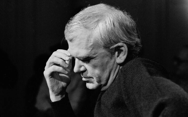 Milan Kundera, 10 frasi celebri dello scrittore di origine ceca | Sky TG24