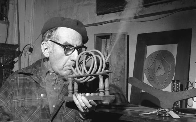 Man Ray, la vita e le opere del grande pittore e fotografo statunitense