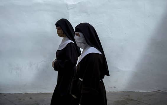 Le suore clarisse di Sicilia aprono un portale web | Sky TG24